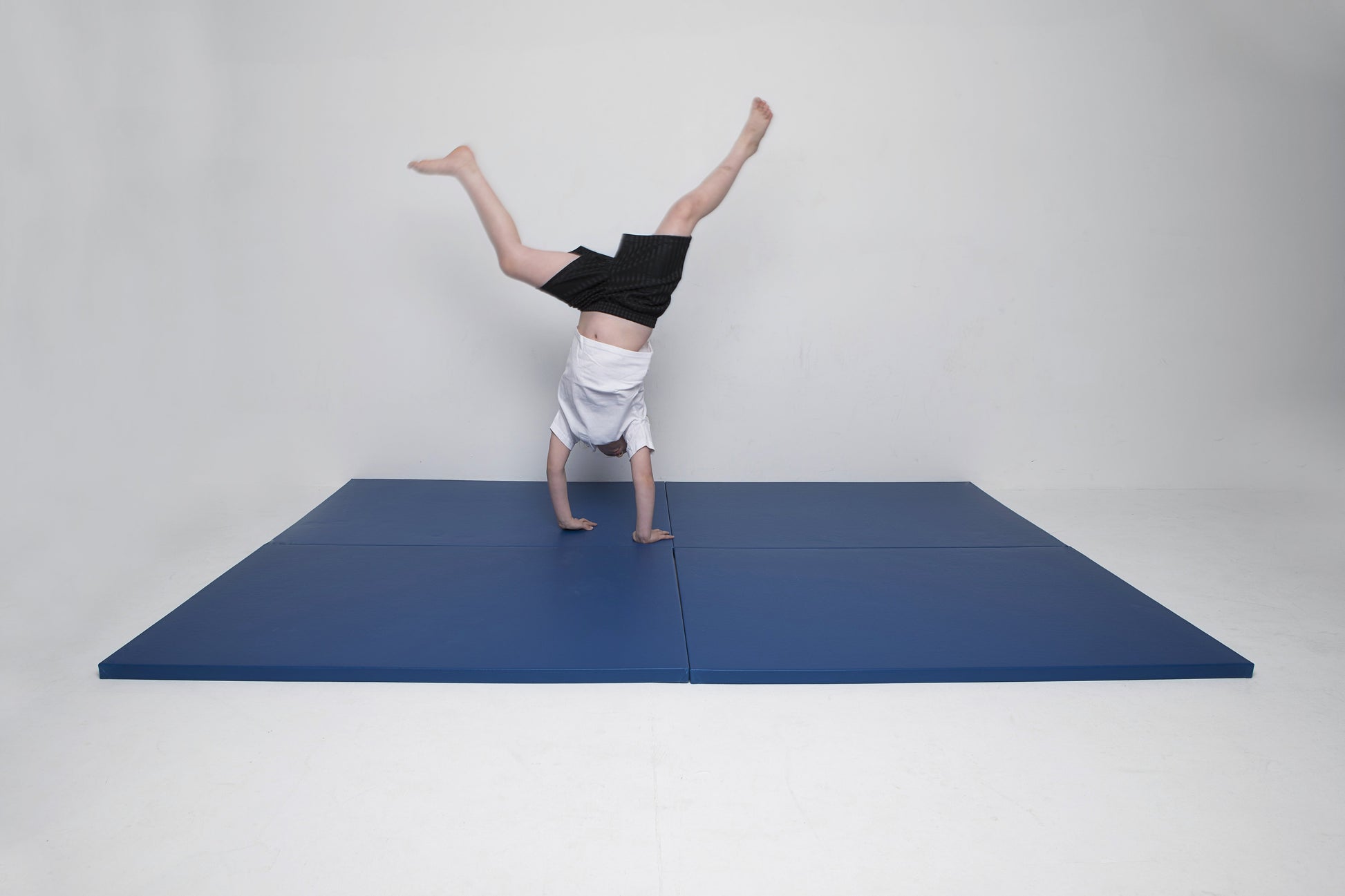 The Kay-Metzeler™ Superlight Blend Gymnsatics Mat from Cannons UK