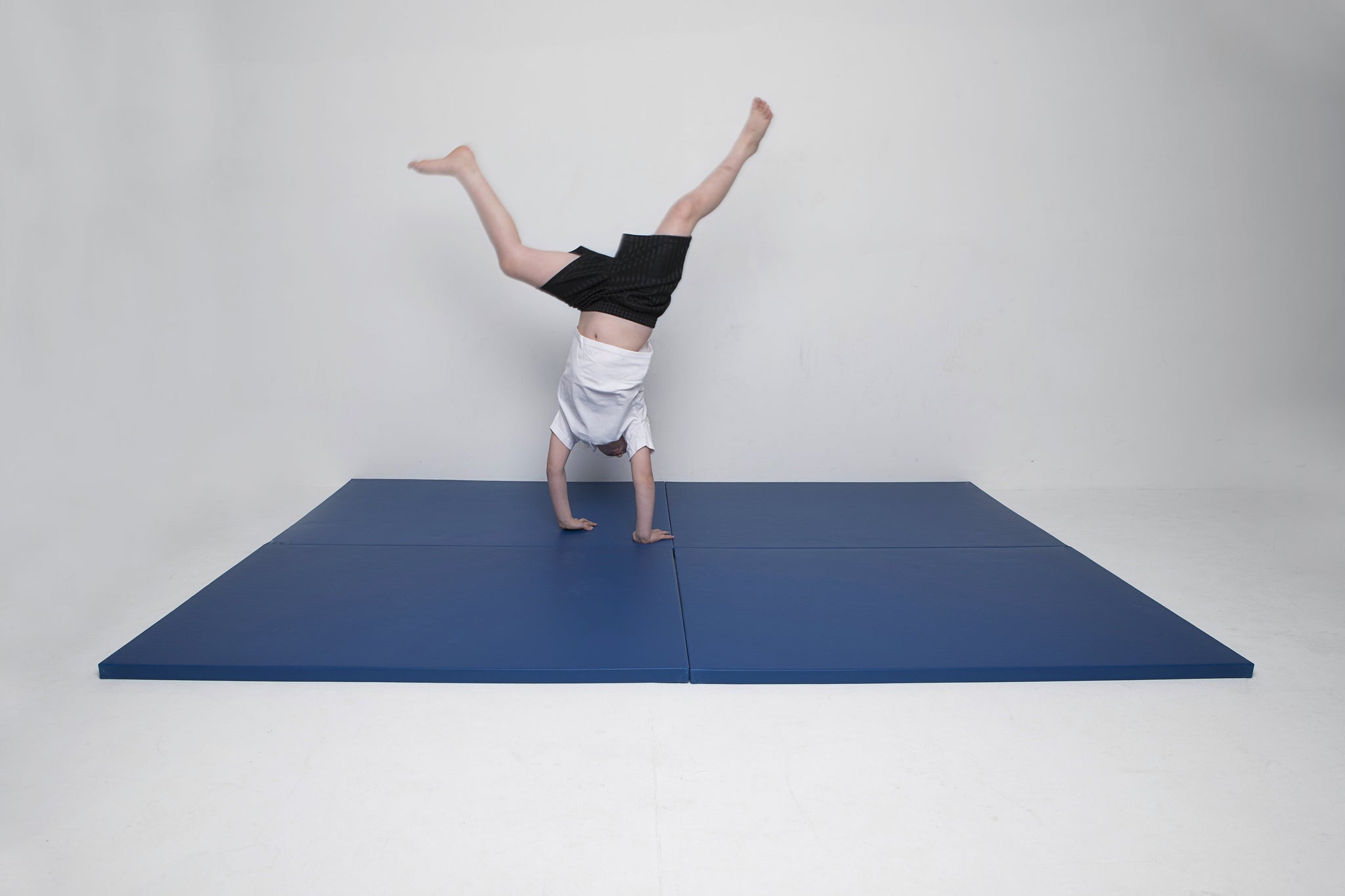 The Kay-Metzeler™ Superlight Blend Gymnsatics Mat from Cannons UK